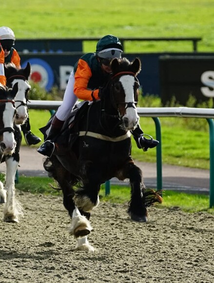 Year 8 TWGGS Pupil Races at Lingfield - News - Tunbridge Wells Girls ...